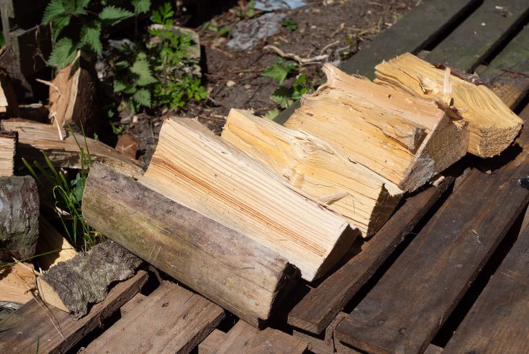How to build a round wood pile (Holzhausen) | Norfolk Life